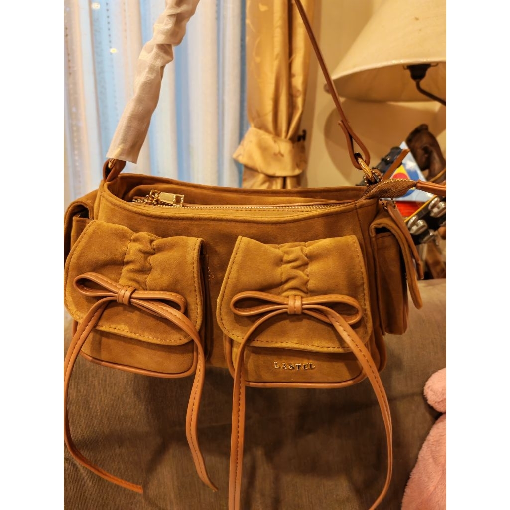 Lastel Gigi หนังกลับอ่อน สีชาไทย มีสายยาวรุ่นนี้ ถ้ามีของต้องเก็บเลยคะ ...