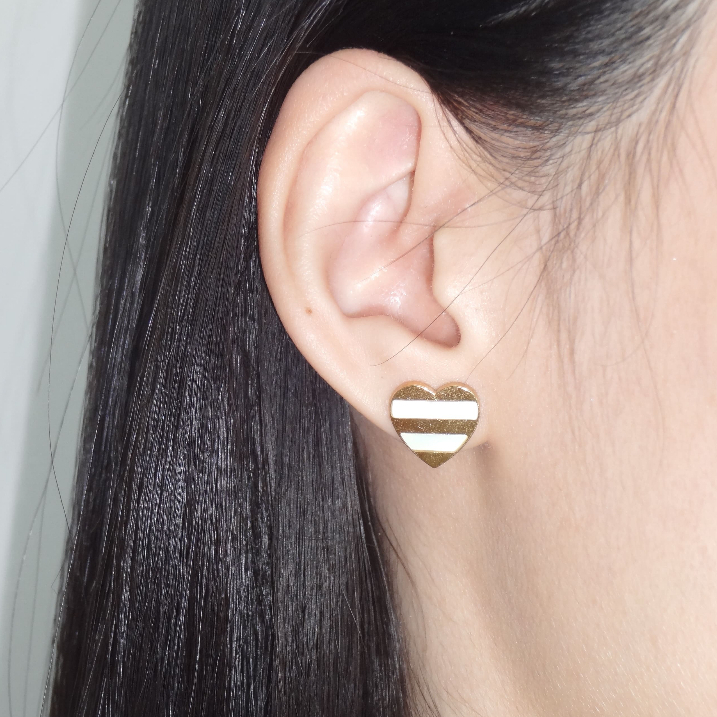 nice try studio - Shelly Heart Studs ต่างหูรูปหัวใจ Mother of Pearl ...