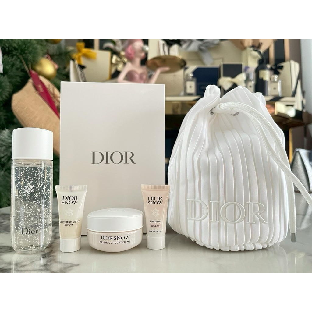 ป้าย Diorsnow - Essence of Light Brightening Light-Activating Micro ...