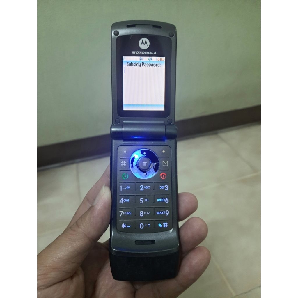 Motorola W375 สีดำ มือถือปุ่มกดแบบฝาพับ (ติดรหัสผ่าน/งานสะสม) | Shopee Thailand