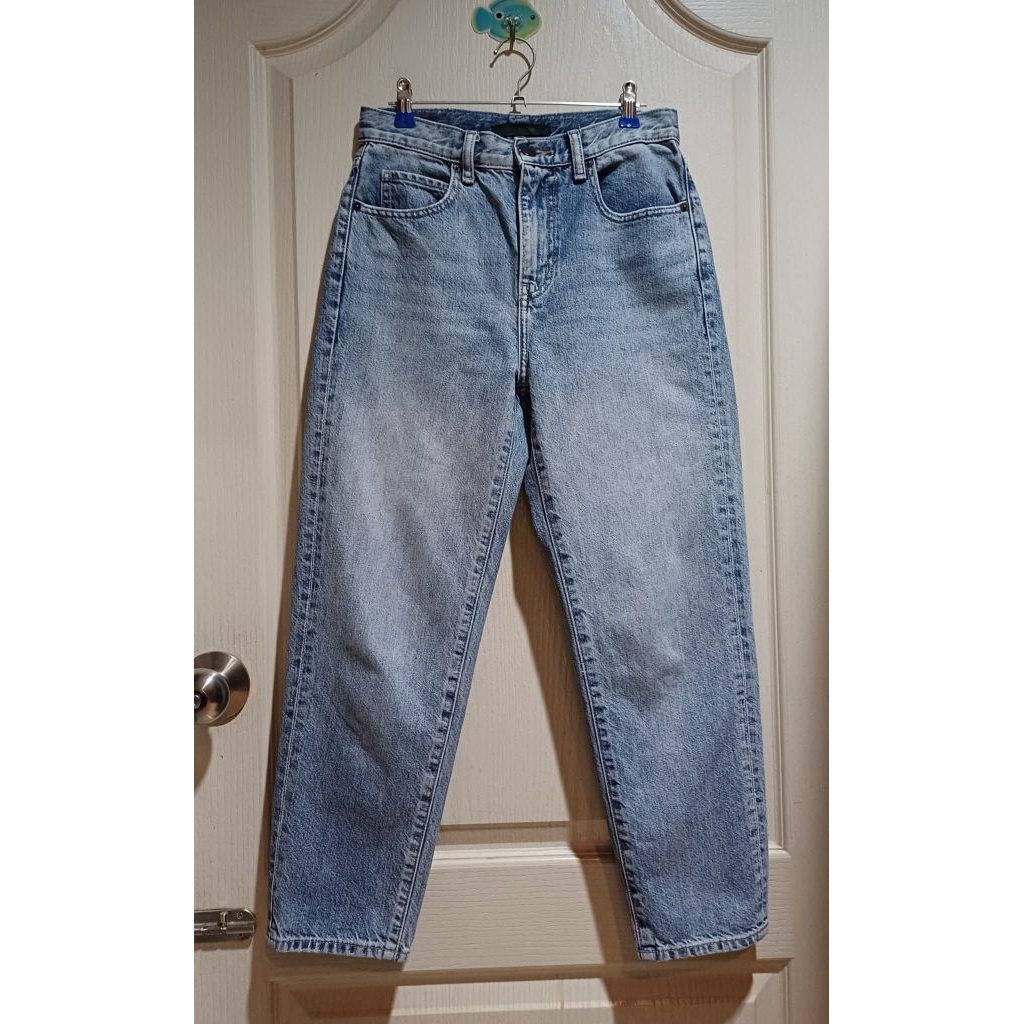 แบรนด์ : Uniqlo Jeans tapered กางเกงยีนส์เอวสูง ทรงและดีเทลสวย ด้านหน้า ...