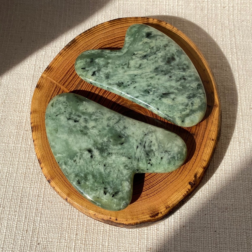 Skin Secret Handmade Light Green Nephrite Jade Gua Sha (Heart Shape ...