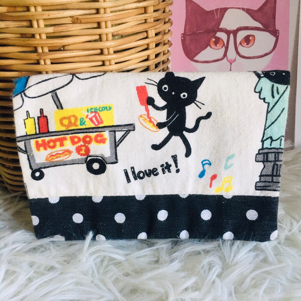 มือสอง• กระเป๋าผ้าใส่ของจุกจิก, ทิชชู่พกพา Cat & Hot Dog | Shopee Thailand