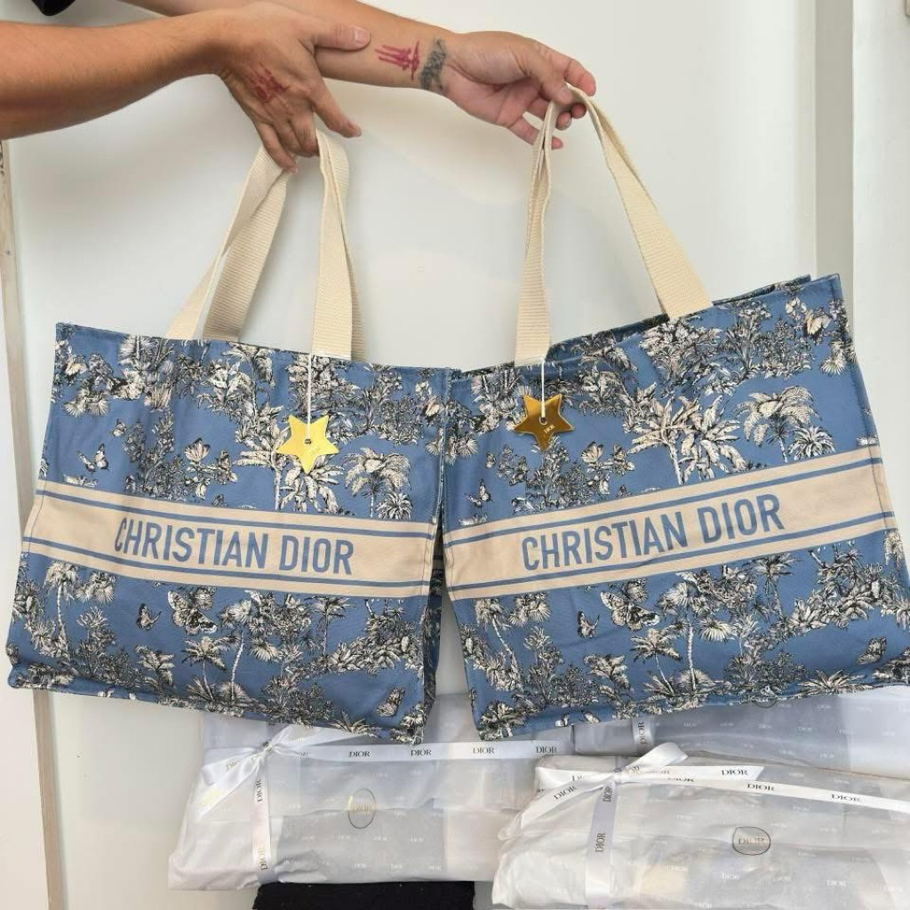 Dior Vip Gift Tote Bag ใบใหญ่!! (พรี 14 วัน) | Shopee Thailand
