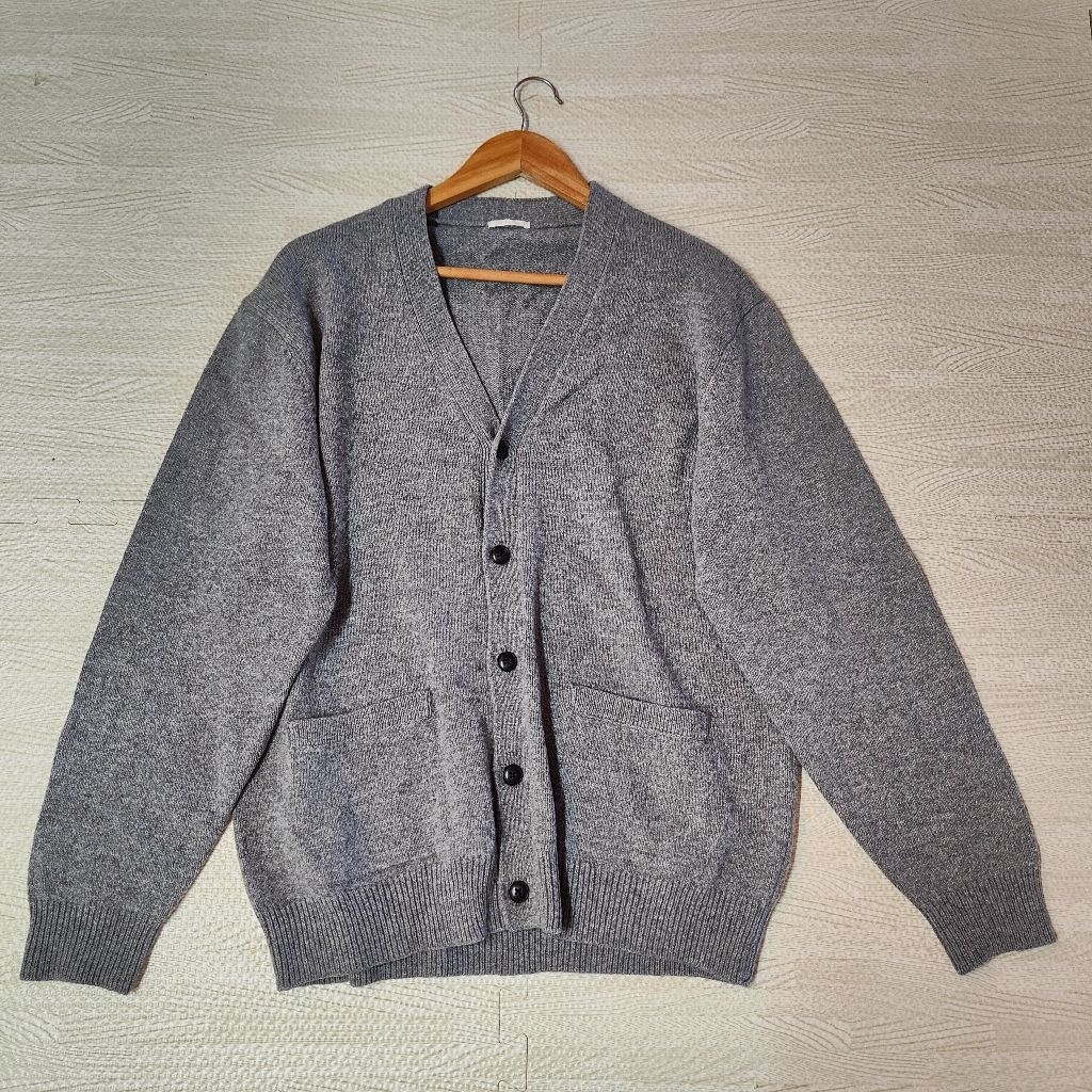 GU Knitted Sweater เสื้อไหมพรม กระดุมหน้า สีเทา Size L ชาย มือ2 ...