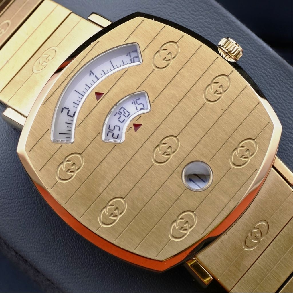 Gucci Grip Jump Hour YA157403 | Shopee Thailand
