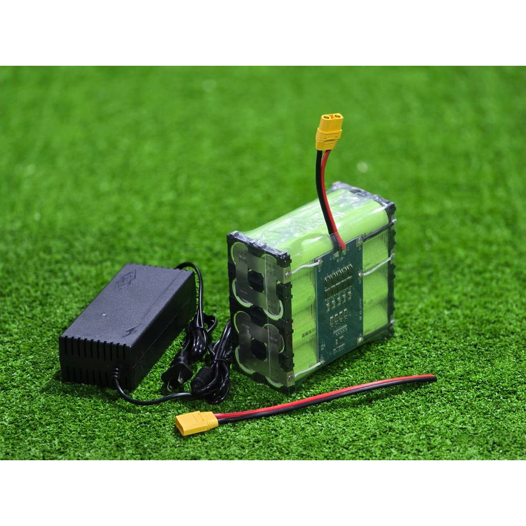 แบตลิเธียม 4s (2P) 12.8v - 14.6v 30,000mah. แบต+ชุด ชาร์จตัวใหญ่ ...