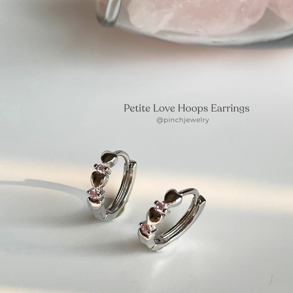 Pinch Petite Love Hoops Earrings ต่างหูห่วงหัวใจ | Shopee Thailand