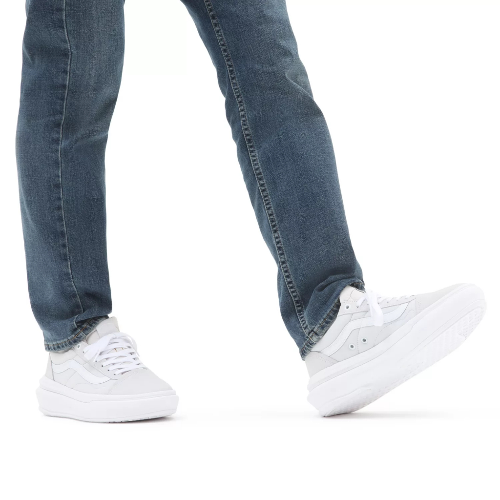 Vans รองเท้าผ้าใบ Old Skool Overt ComfyCush (3สี) | Shopee Thailand