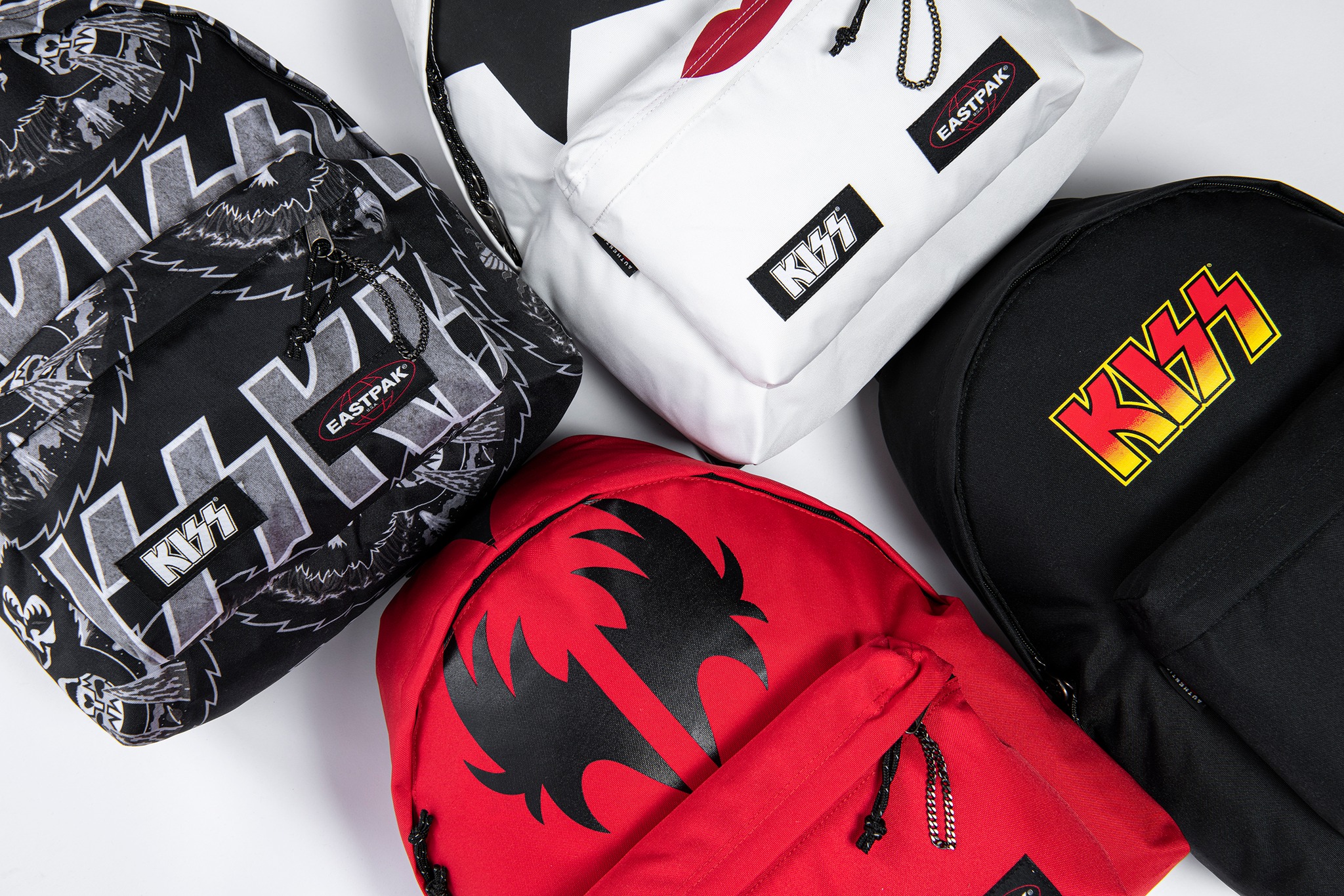EASTPAK x KISS Padded Pak'R Classic Backpack กระเป๋าเป้ สะพายหลัง คอลเล ...