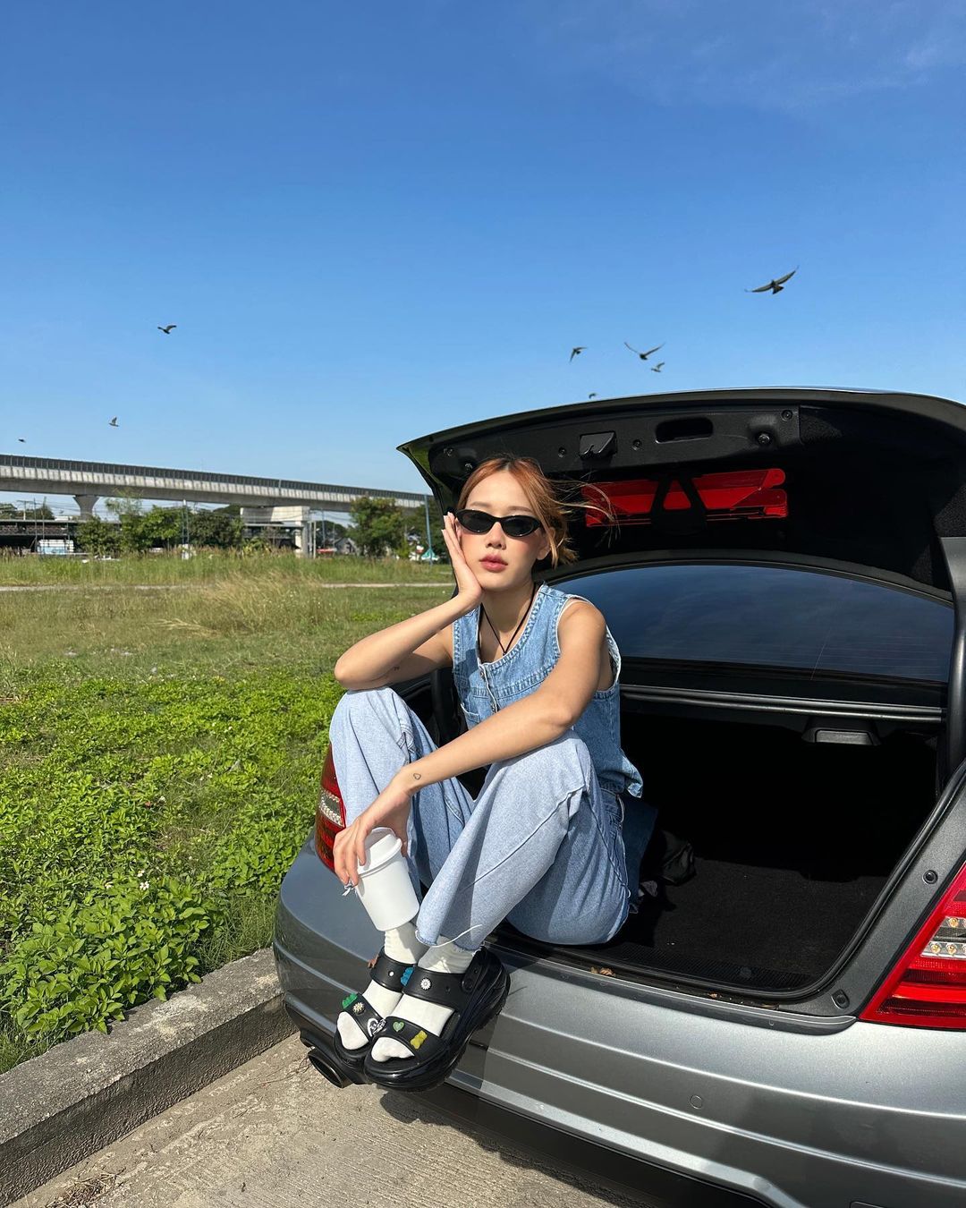 [ลด30% เก็บโค้ด 11XTRA30] Crocs รองเท้าแตะ Classic Mega Crush 207989 ...