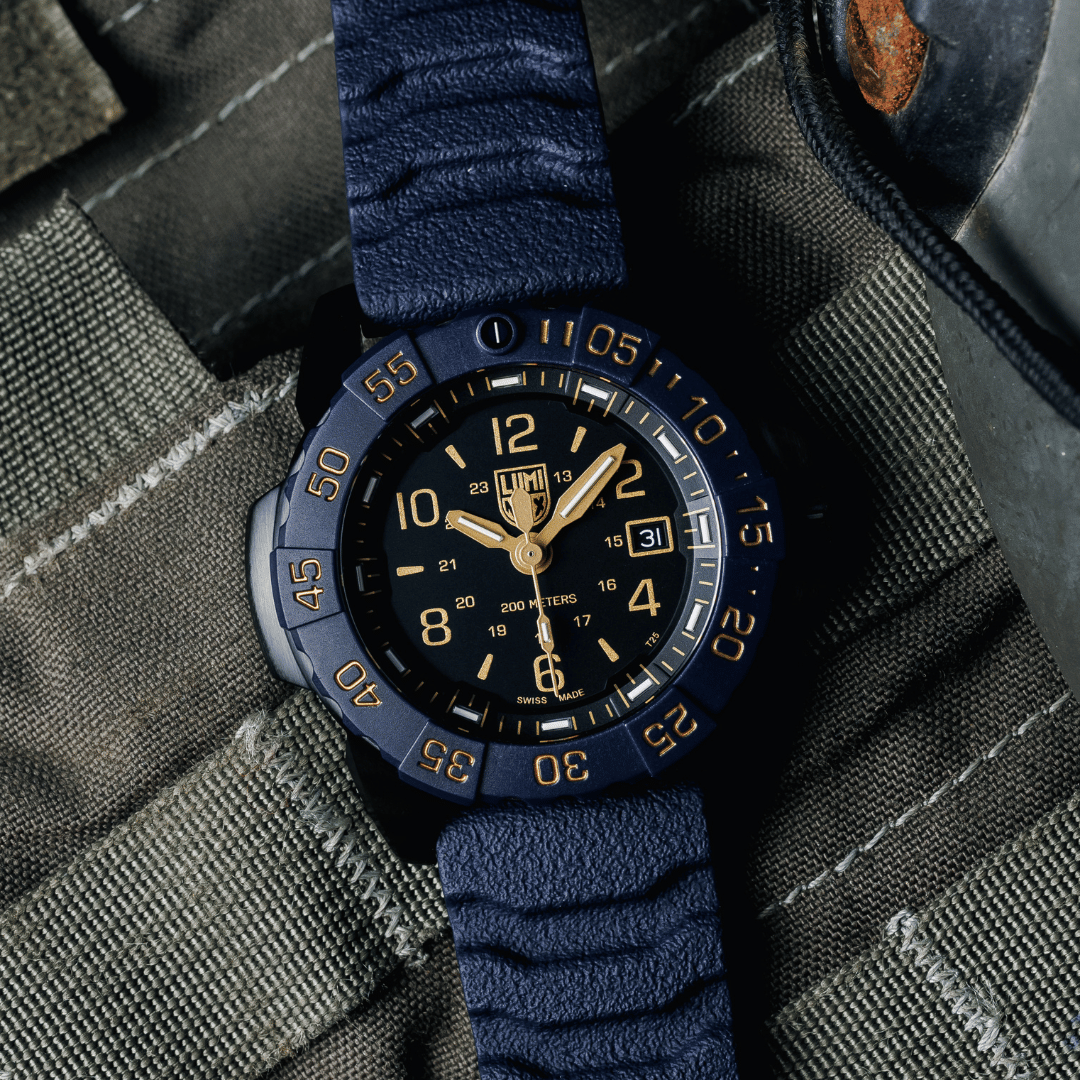 Luminox นาฬิกาข้อมือ NAVY SEAL FOUNDATION BACK TO THE BLUE 3250 รุ่น XS ...