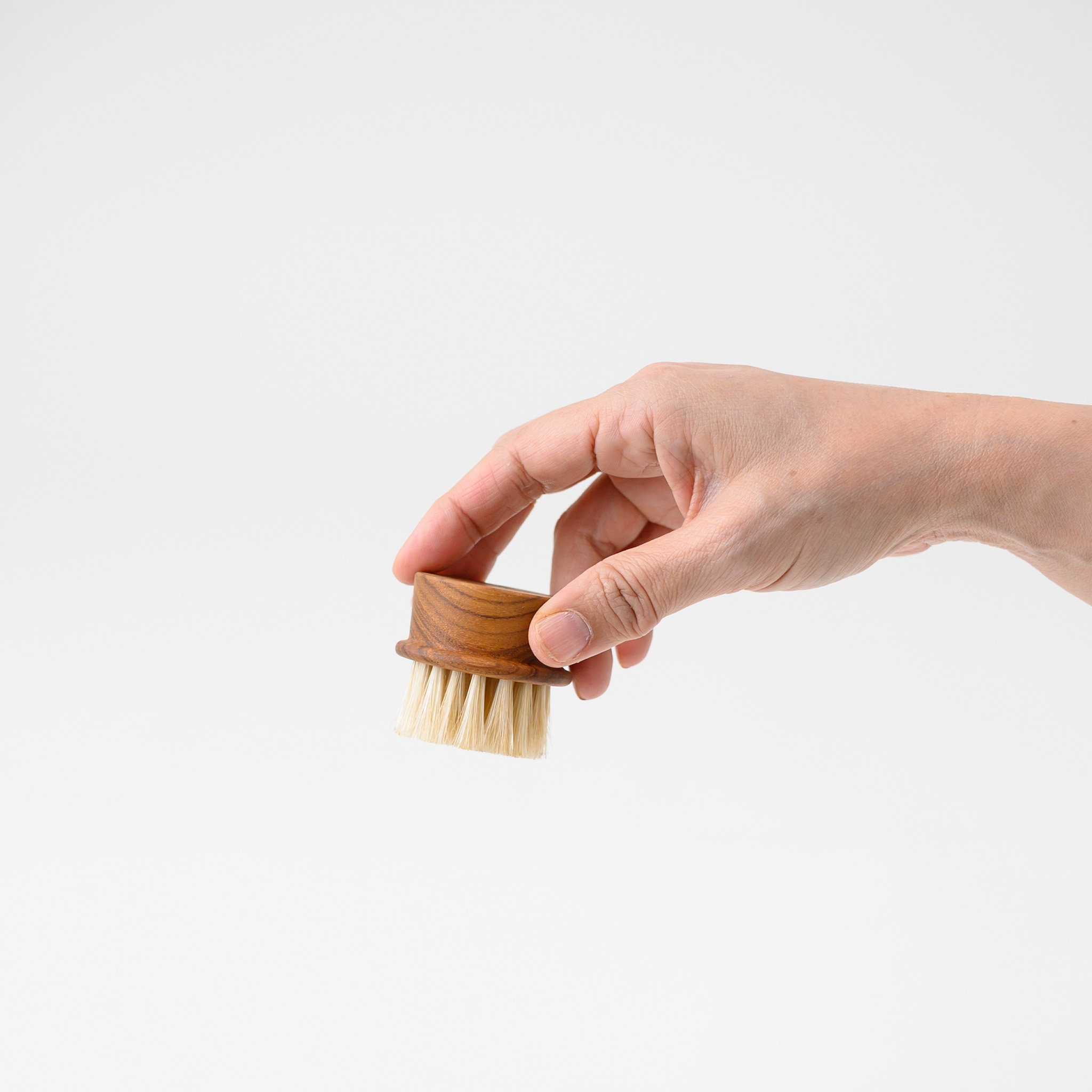 CHABATREE - ARBORA PETIT PIG BRISTLE BRUSH (TEAK & PIG BRISTLE HAIR ...