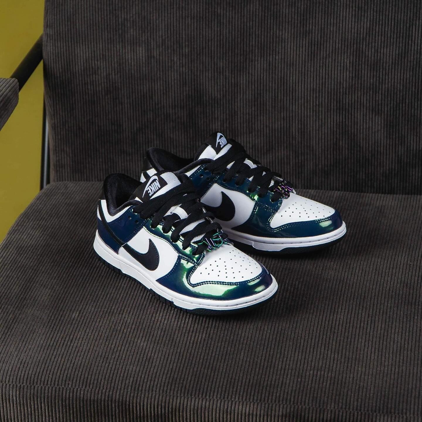 Nike รองเท้าผ้าใบผู้หญิง Dunk Low SE (2สี) | Shopee Thailand