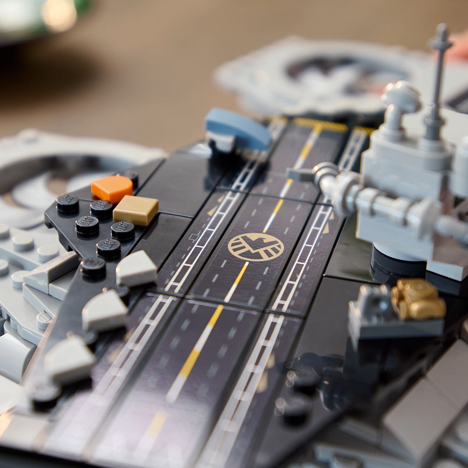 *Exclusive* LEGO Super Heroes Marvel 76295 The Avengers Helicarrier ...