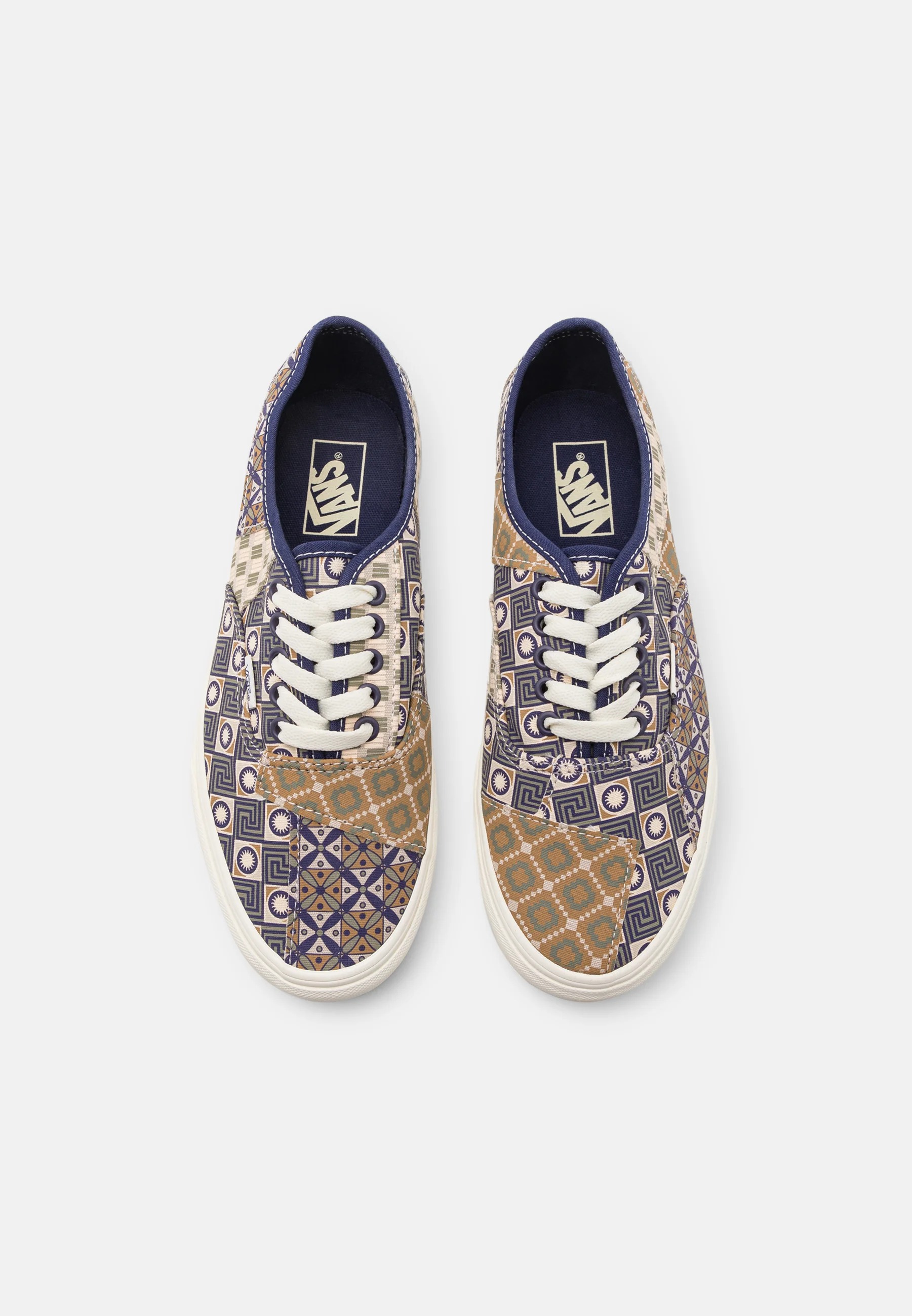 VANS VN0A7Q4ONVY Authentic Patchwork GEO TREK NAVY | Shopee Thailand