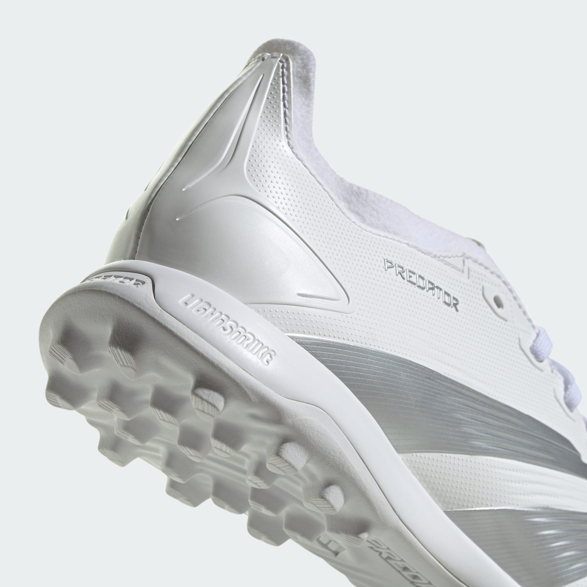 Adidas รองเท้าฟุตบอล / ร้อยปุ่ม Predator 24 League Low TF (3สี ...