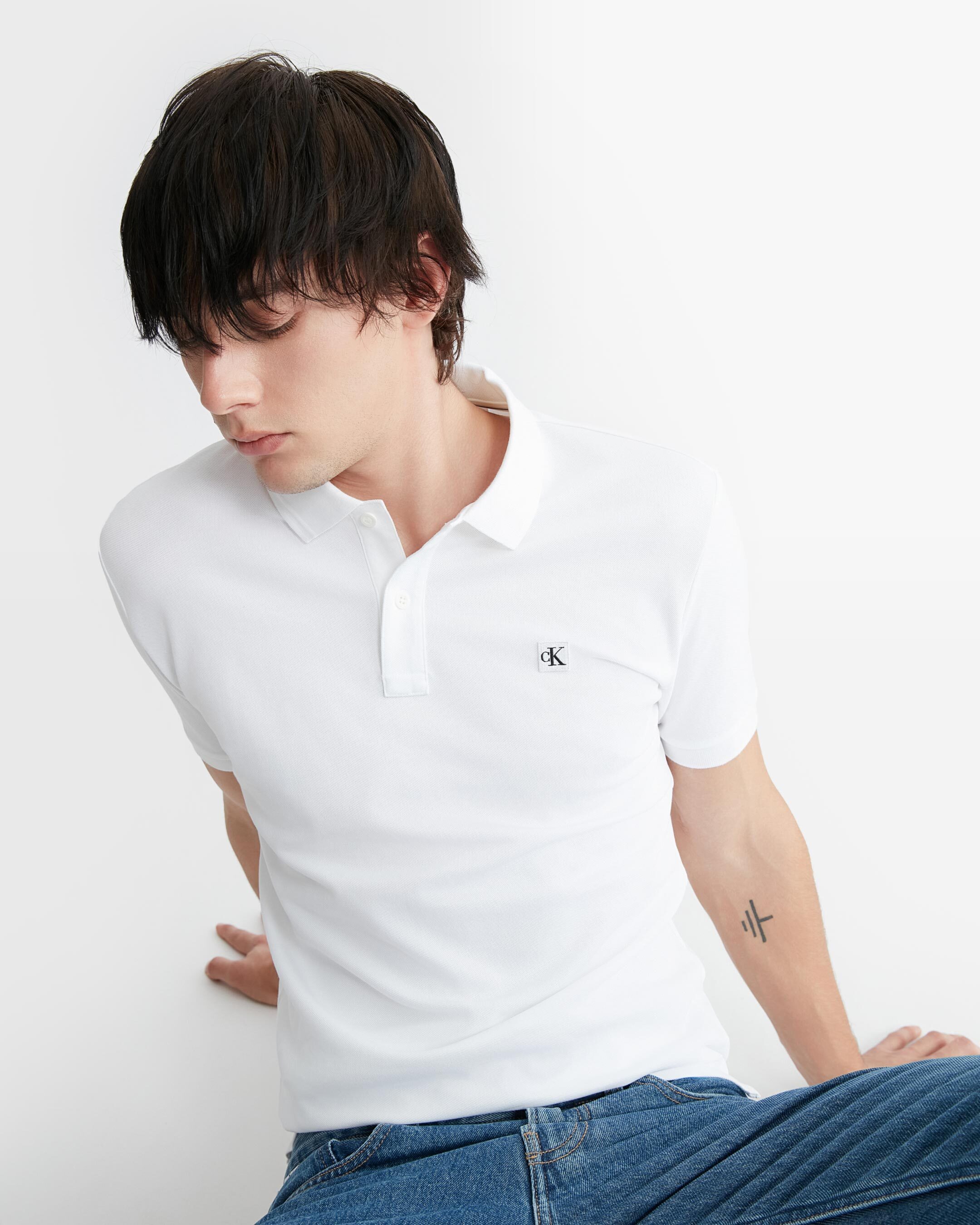 CALVIN KLEIN เสื้อโปโลผู้ชาย CK Badge Slim Smooth Cotton ทรง Slim รุ่น ...