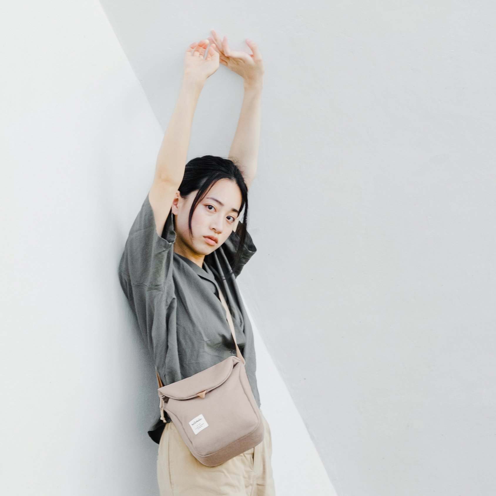 Hellolulu DESI (ECO Edition) All Day Sling Bag กระเป๋าสะพาย รูปทรงน่ารัก ผู้หญิง สตรี | Shopee ...