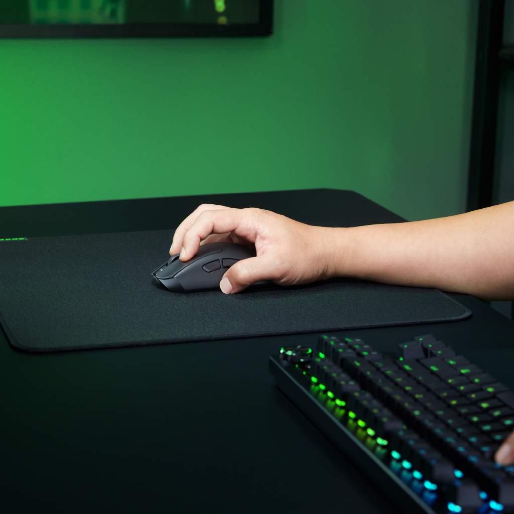 Razer DeathAdder V3 HyperSpeed - Ultra-lightweight Wireless Esports ...