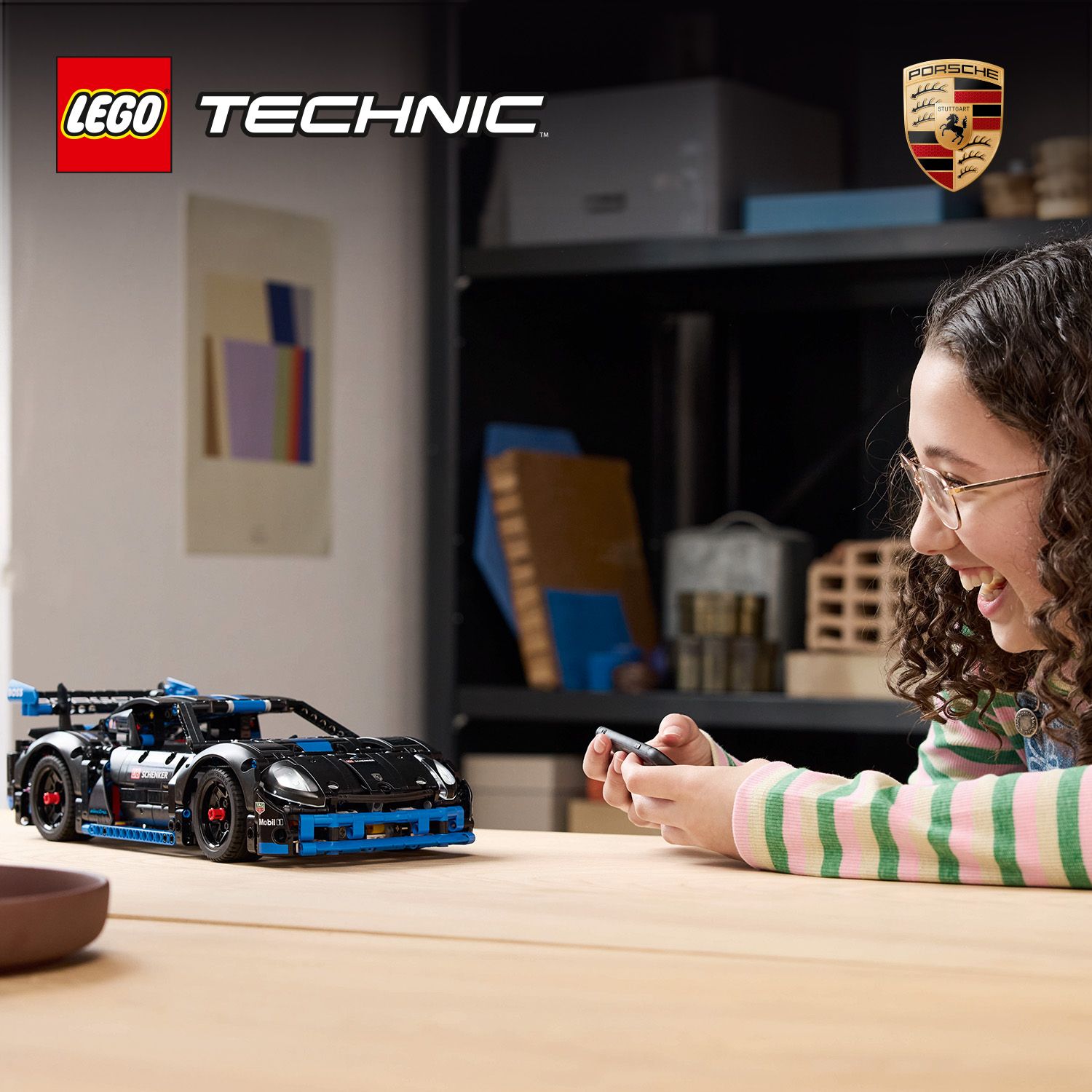 LEGO Technic 42176 Porsche GT4 e-Performance Race Car (834 Pieces ...