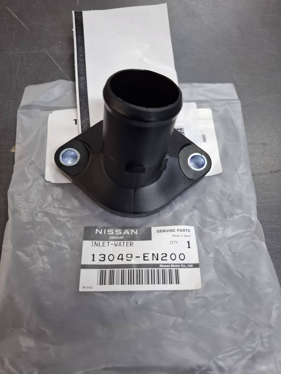 ท่อน้ำเข้าเครื่อง NISSAN TIDA 1.8 , X-TRAIL T31 , T32 เครื่อง MR20 ...