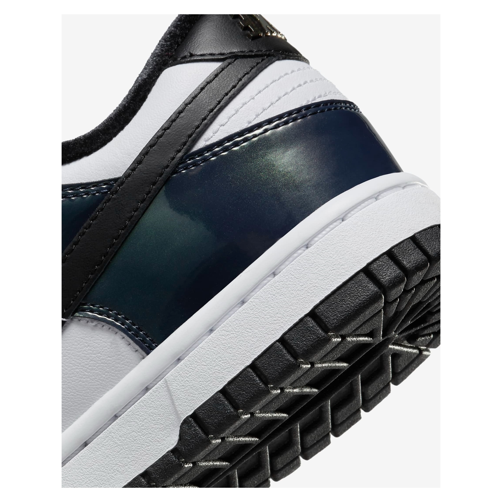 Nike รองเท้าผ้าใบผู้หญิง Dunk Low SE (2สี) | Shopee Thailand