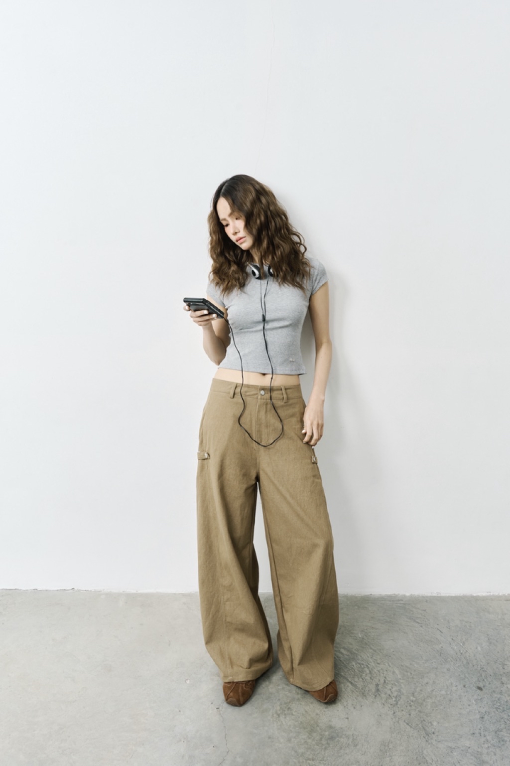 AMUSE BKK - Kenji Pants กางเกงขายาว ผ้าเดนิมนุ่ม ไม่หนา ทรงสวย | Shopee ...