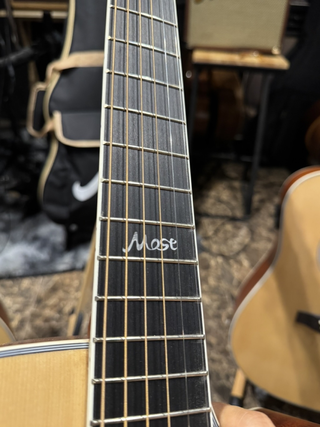 กีต้าร์โปร่งไฟฟ้าลำโพงในตัว Most M-08 top solid + Most M-4pro จากโรงงาน ...
