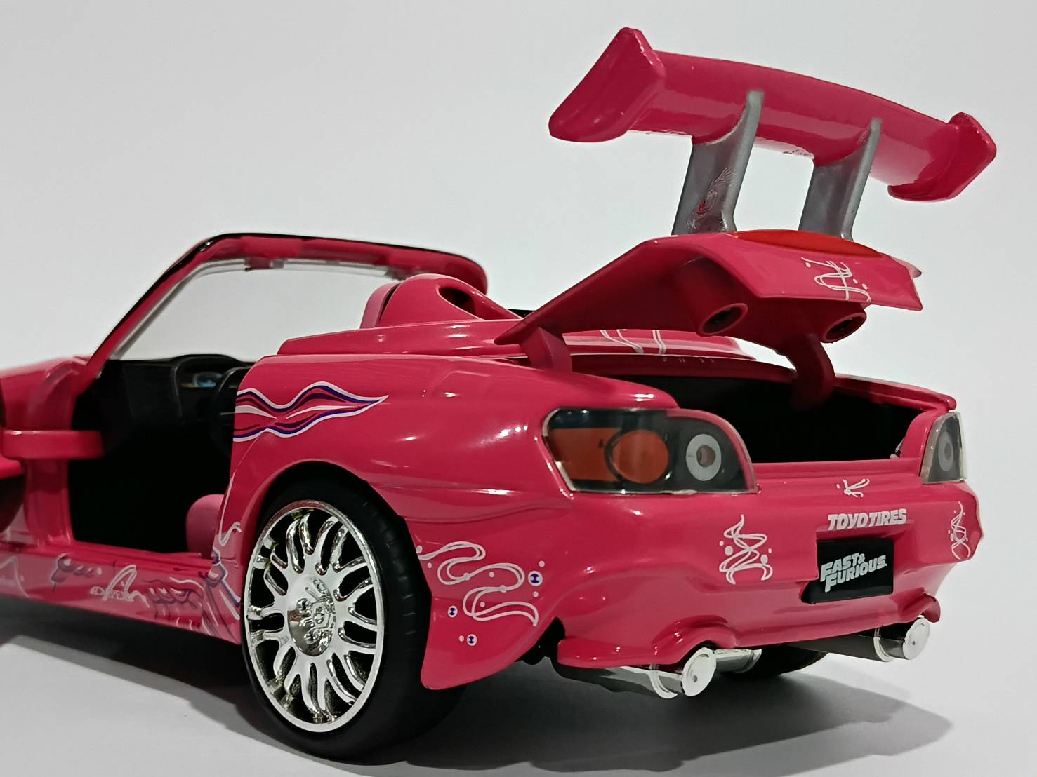 โมเดลรถ Jada Toys Fast and Furious Suki's Honda S2000 Pink/Graphics ...
