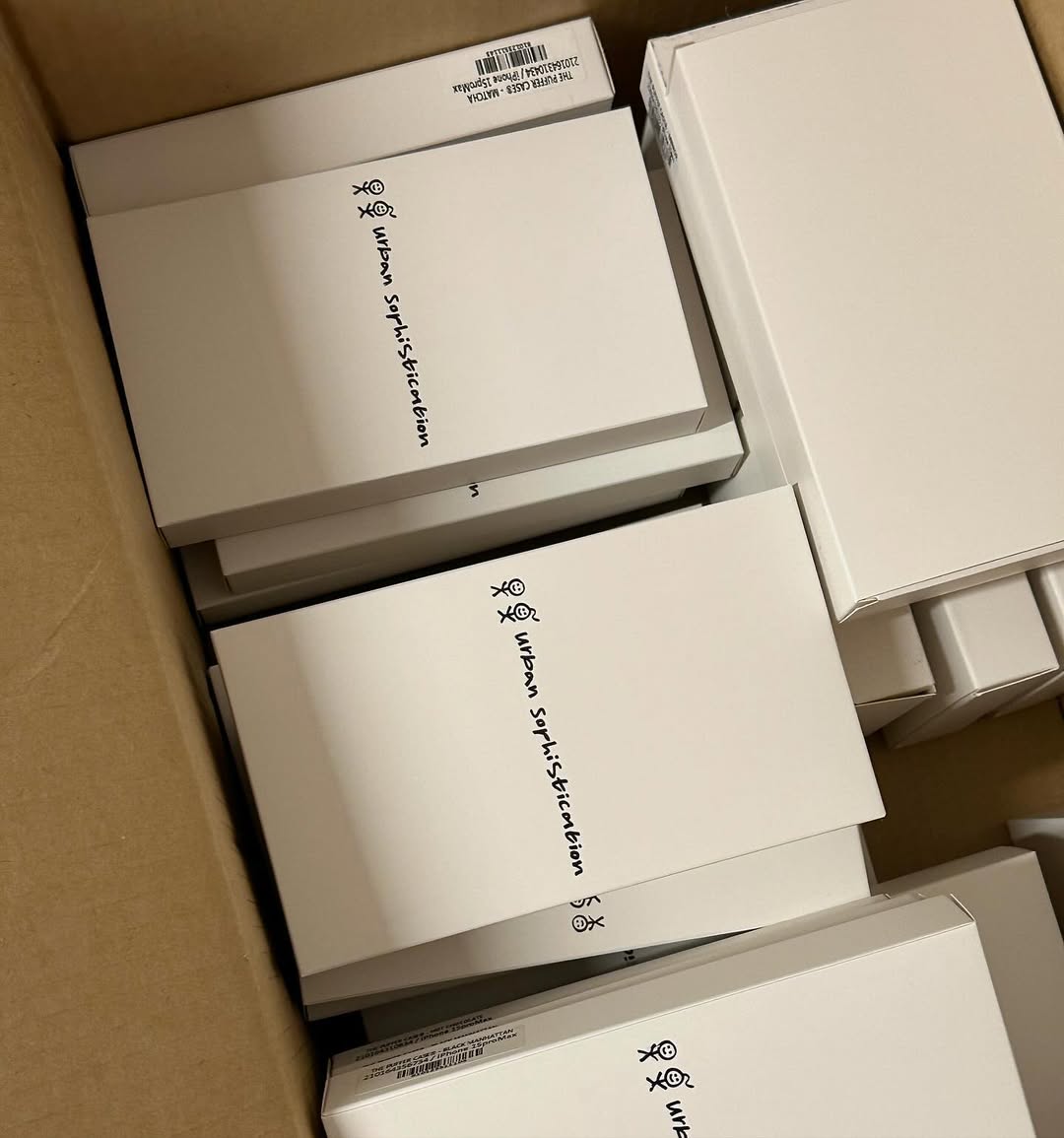 Urban Sophistication The Puffer Case Devil in Red เคสมือถือ ฝาครอบมือ ...