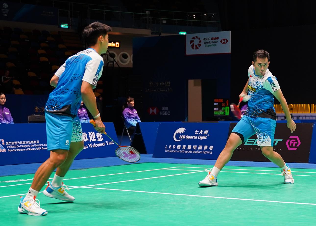 FELET รองเท้าแบดมินตัน รุ่น FLASH PRO | Shopee Thailand