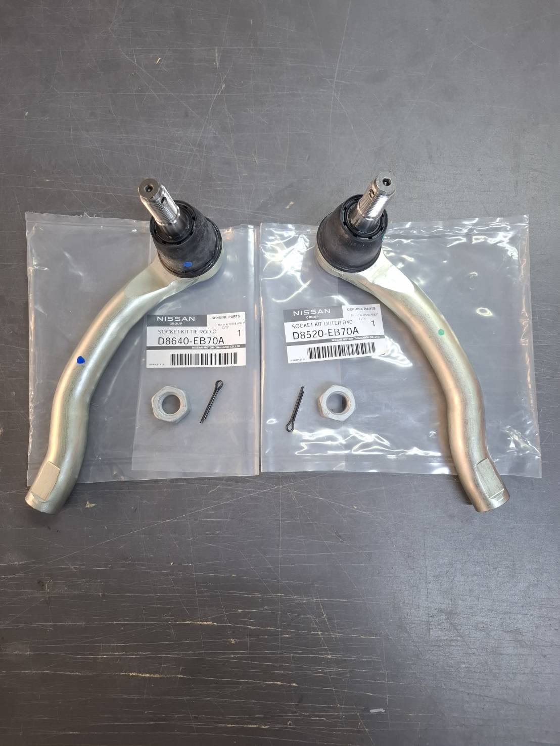 ลูกหมากคันส่งตัวนอกซ้าย+ขวา ราคาต่อคู่ NISSAN NAVARA D40 , NP3300 D23 ...