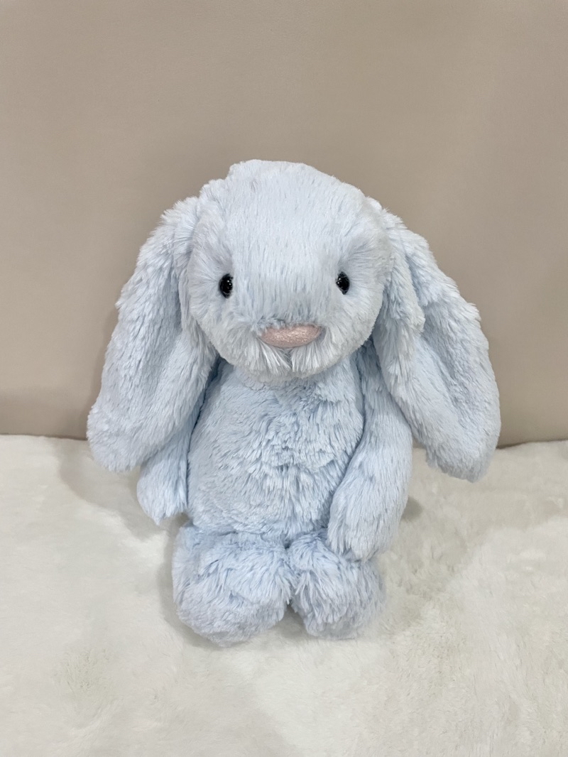 Jellycat bashful bunny M ตุ๊กตากระต่ายเจลลี่แคท ของแท้ มือสอง | Shopee ...