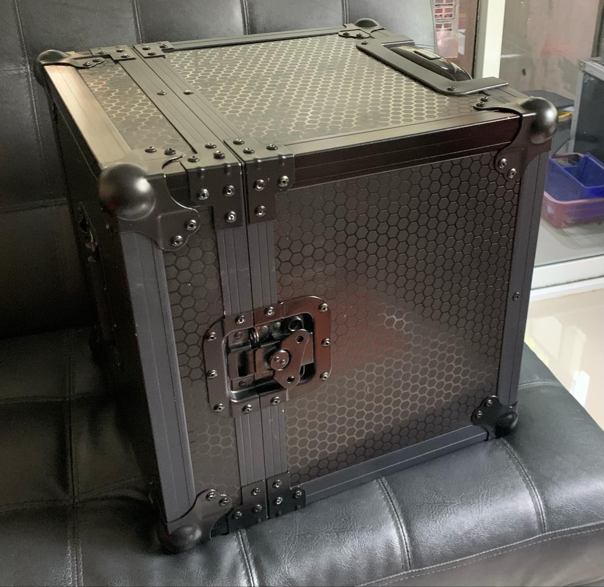 Vinyl Flight Case กล่องสำหรับใส่แผ่นเสียงไวนิล มีล้อลากสำหรับเคลื่อน ...
