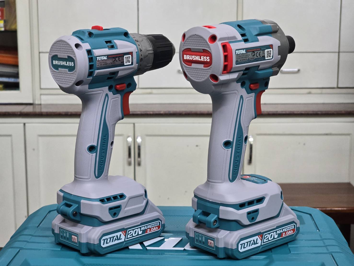 TOTAL ชุดคอมโบ Brushless Motor สว่านไขควงกระแทกไร้สาย 20V 1/4" + สว่าน ...