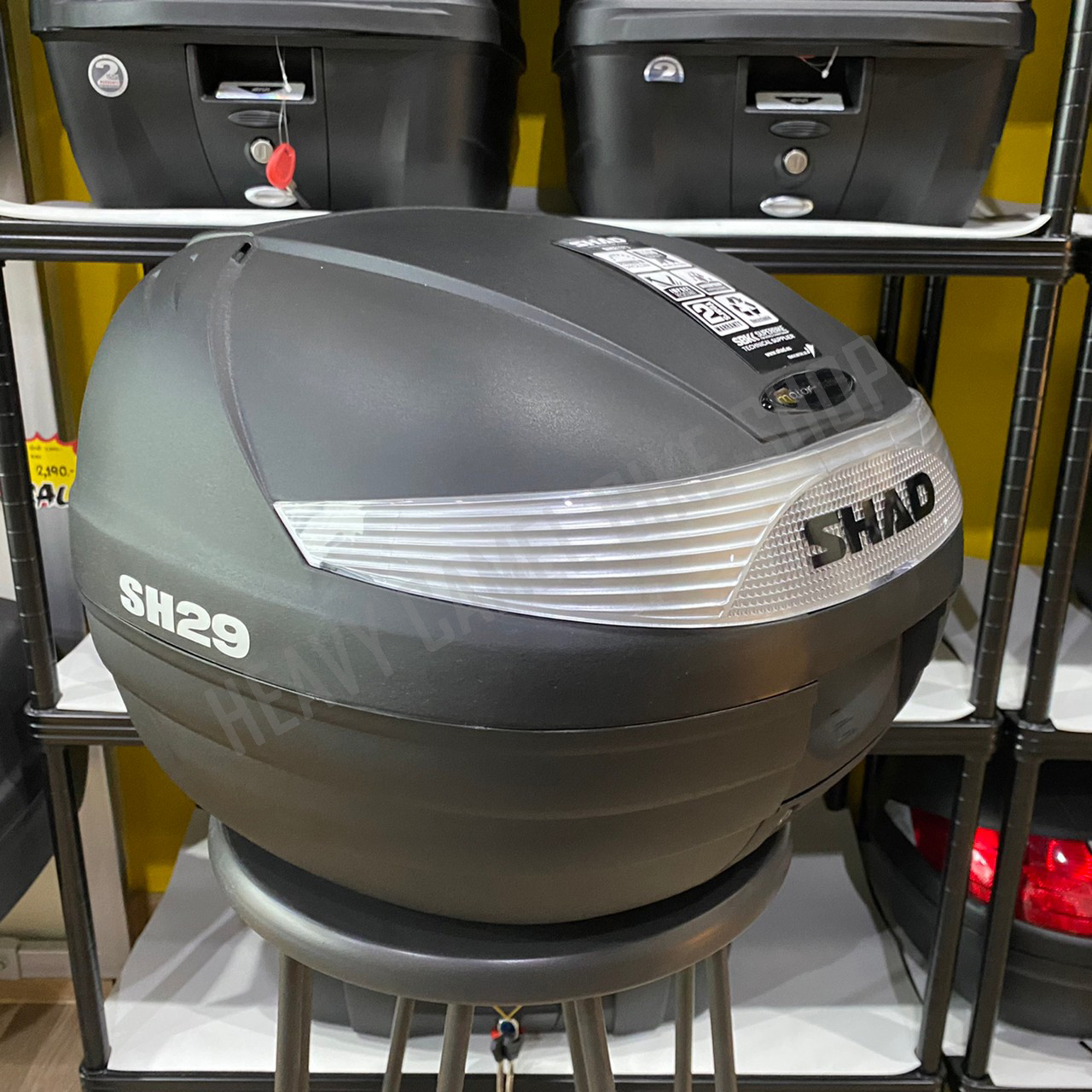 กล่องท้าย SHAD SH29 ขนาด 29 ลิตร เก็บหมวกกันน๊อค 1 ใบ | Shopee Thailand