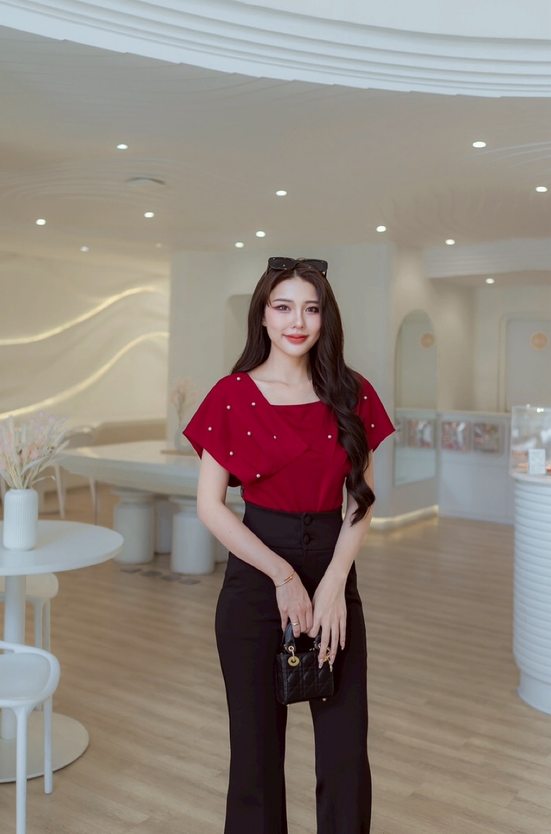 235 เสื้อสายเดี่ยวแต่งปกมุกตอก (ผ้ายืด Original REEYA) | Shopee Thailand
