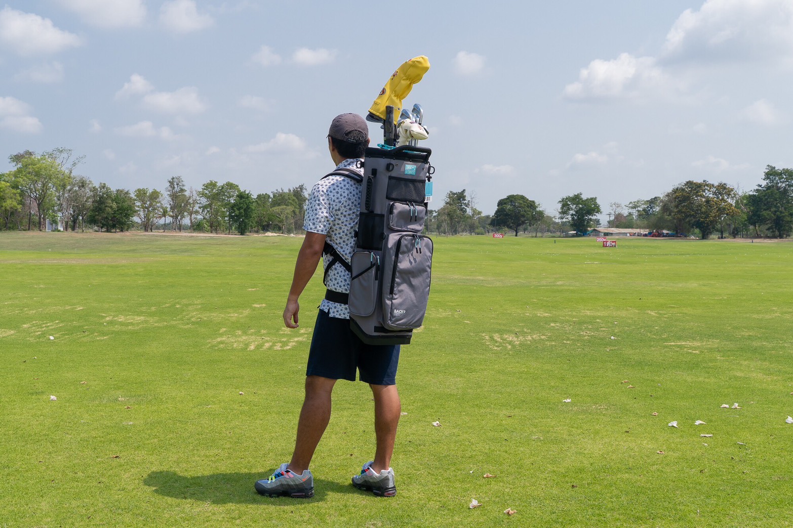 THE BACK9 Golf Bag Backpack ถุงกอล์ฟน้ำหนักเบามีขาตั้ง | Shopee Thailand