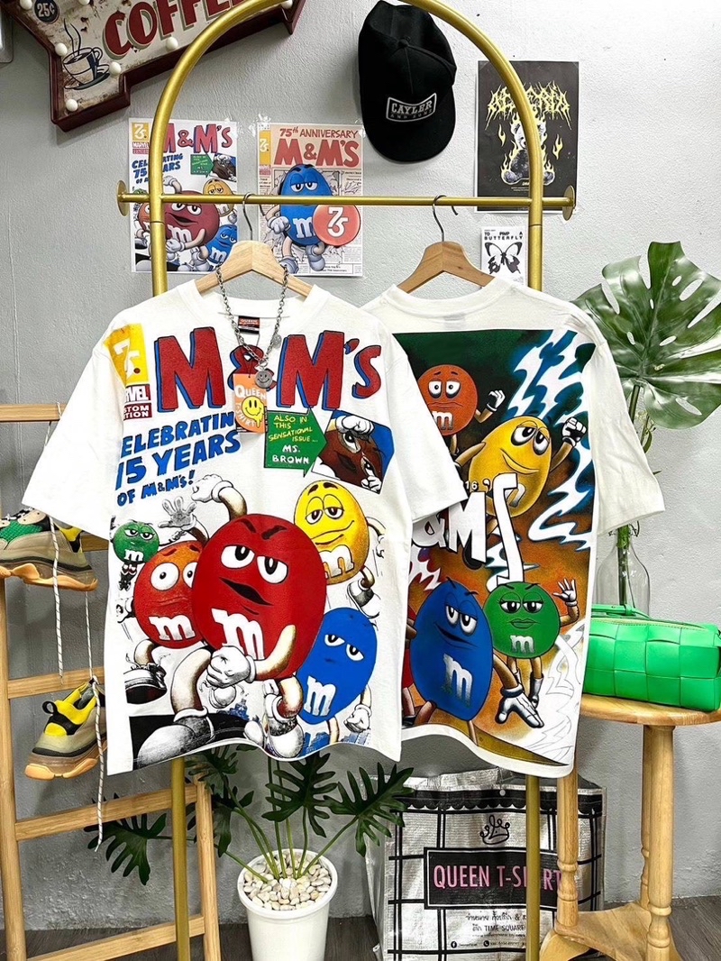【พร้อมส่ง】เสื้อยืดโอเวอร์ไซส์ Queen m&m สกรีนหน้าหลัง | Shopee Thailand