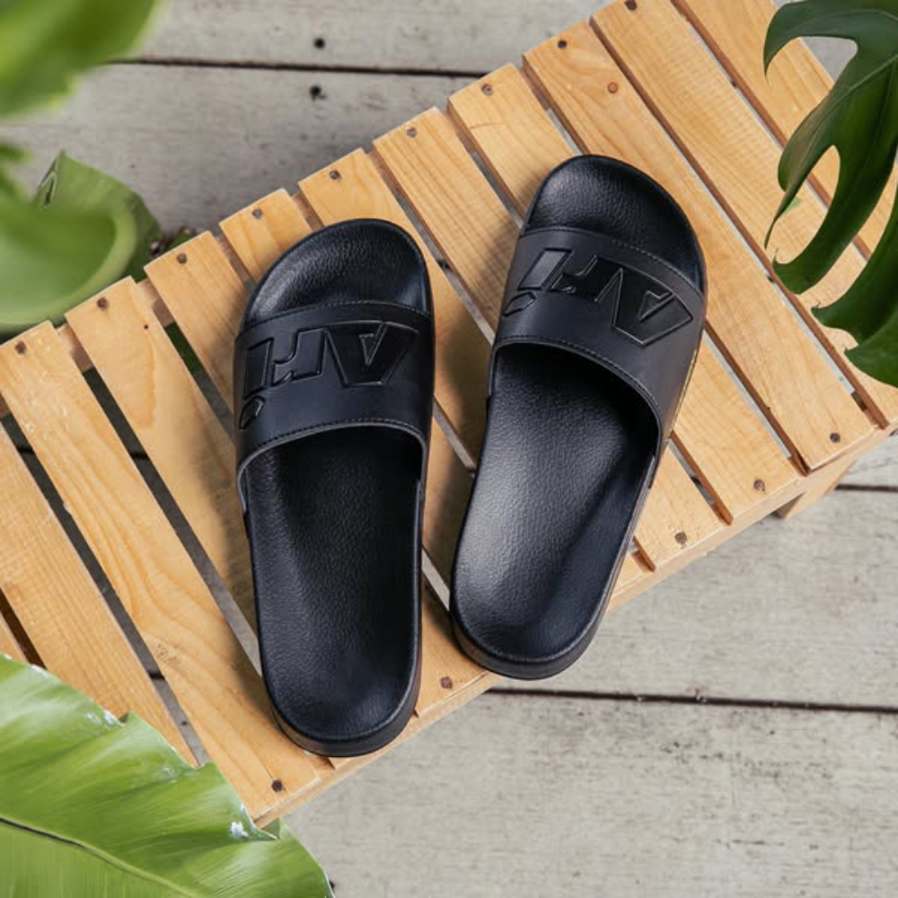 รองเท้าแตะ ARI อาริ SANDALS สีดำ/ขาว สีดำล้วน ARI SLIDE SANDALS - BLACK ...