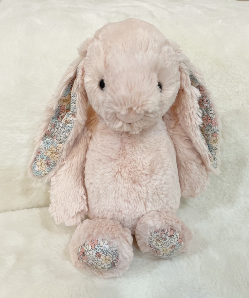Jellycat bashful bunny M ตุ๊กตากระต่ายเจลลี่แคท ของแท้ มือสอง | Shopee ...