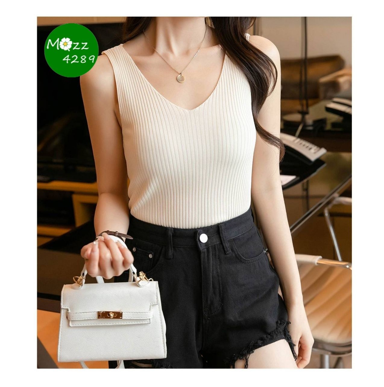 MQzz4289 * พร้อมส่ง* เสื้อกล้ามไหมพรมคอวี เสื้อสายเดี่ยวคอวี บางเบาใส่ ...