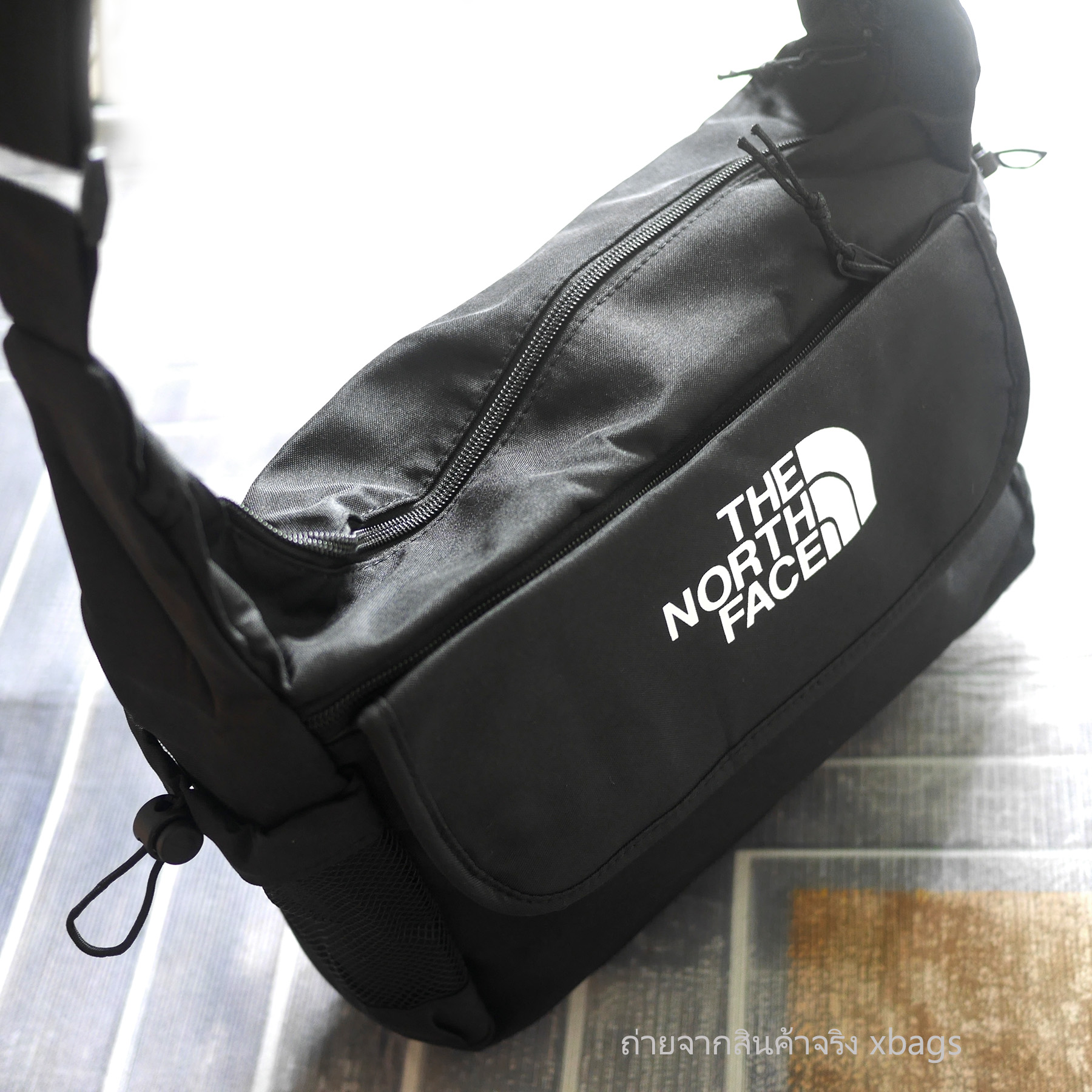 TNF สะพายข้าง มีช่องตาข่ายด้านข้าง ใส่ขวดน้ำได้ ผ้าหนา ใบใหญ่ สายสะพาย ...