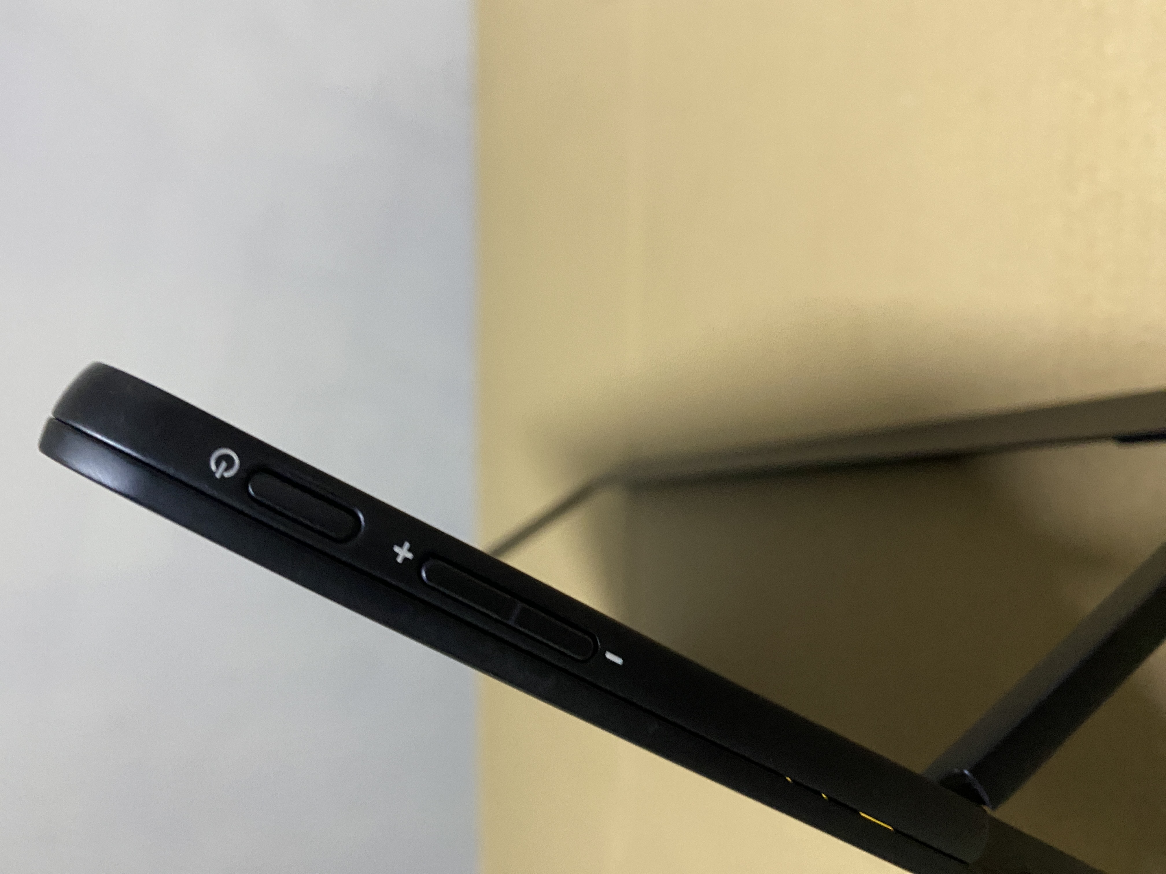 Fujitsu ArrowsTab R727/R Core i5gen7(2.6GHz)(RAM4GB/SSD128GB)ขนาด13.3 ...