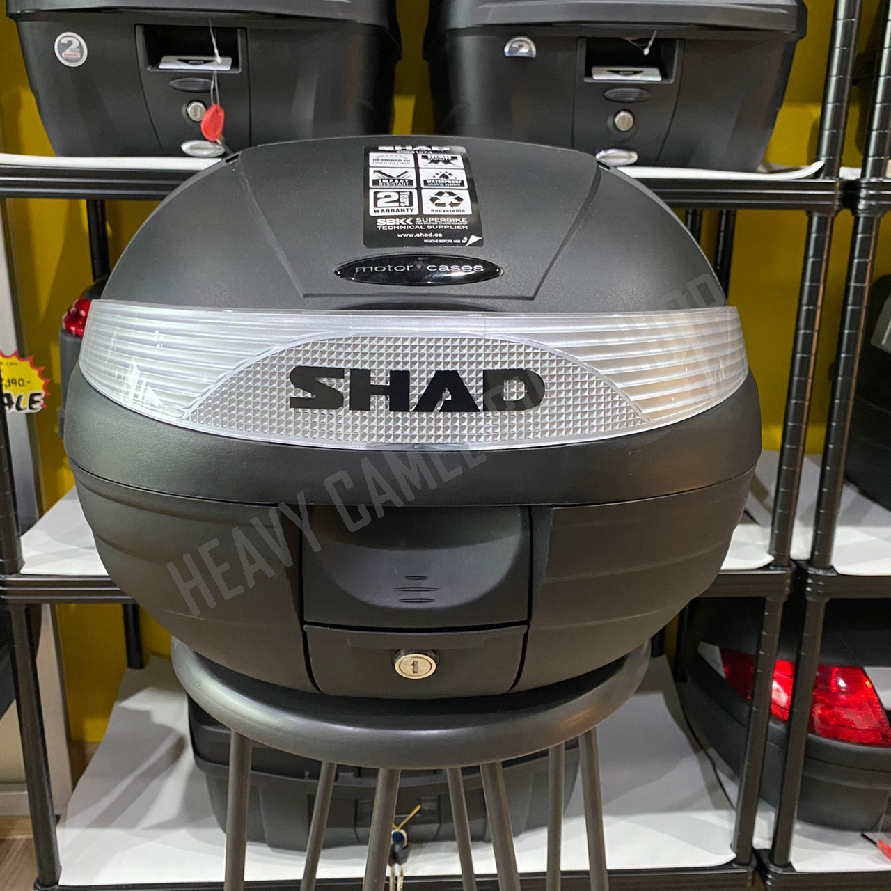 กล่องท้าย SHAD SH29 ขนาด 29 ลิตร เก็บหมวกกันน๊อค 1 ใบ | Shopee Thailand