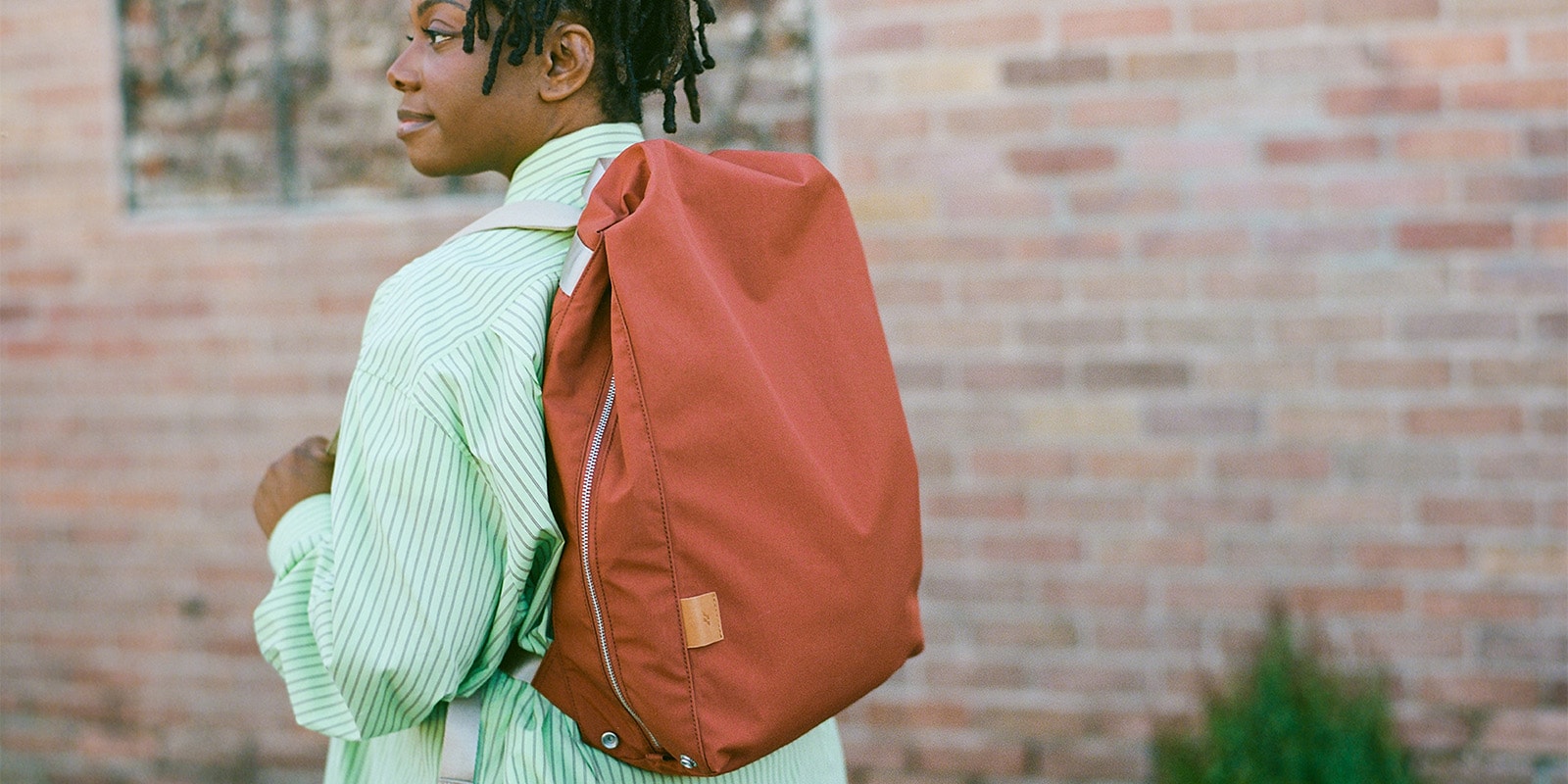 Lojel NIRU - DAYPACK Carrying Lightweight Expandable Backpack กระเป๋า ...