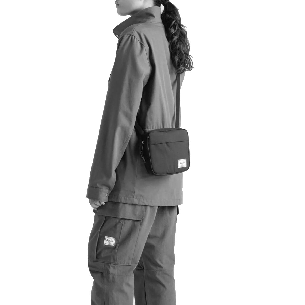 Herschel Supply Classic™ Crossbody 2L - Black (11547-00001-OS) กระเป๋า ...