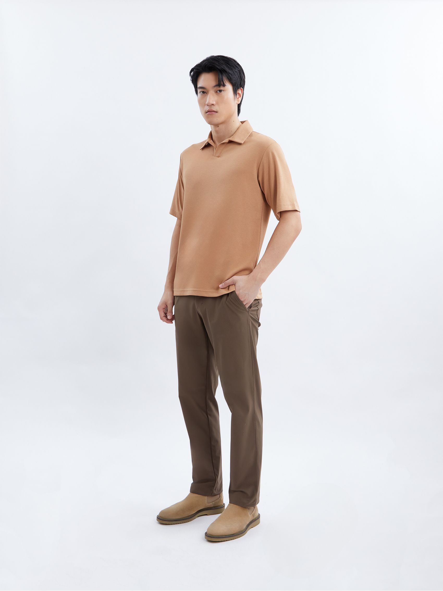 AIIZ (เอ ทู แซด) - AIIZ เสื้อโปโลผู้ชายคอวี Men’s Open Collar Polo Shirt | Shopee Thailand