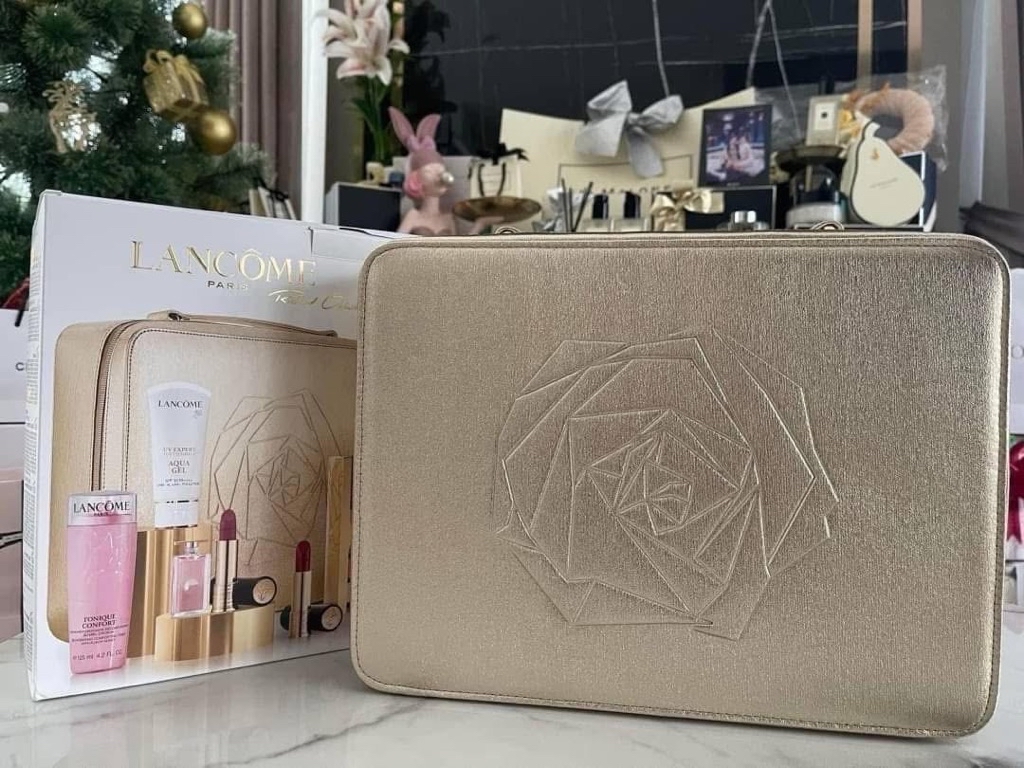 (used like new) Lancome กระเป๋าสีทอง ใส่ของได้จุกๆ สภาพใหม่กริบ เบา ...
